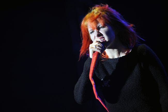 Hayley Williams, la chanteuse de Paramore, publie par surprise 17 ...