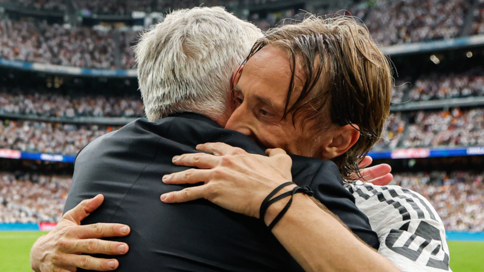 Revivez l'hommage émouvant de Luka Modrić et Carlo Ancelotti qui font leurs adieux au Real ...