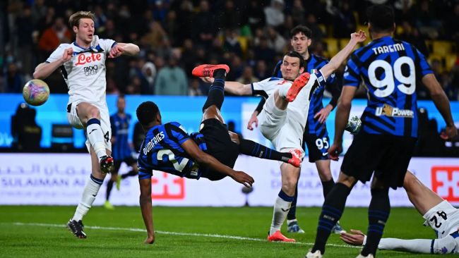 Dumfries fait tomber l'Atalanta avec un doublé, l'Inter Milan atteint ...
