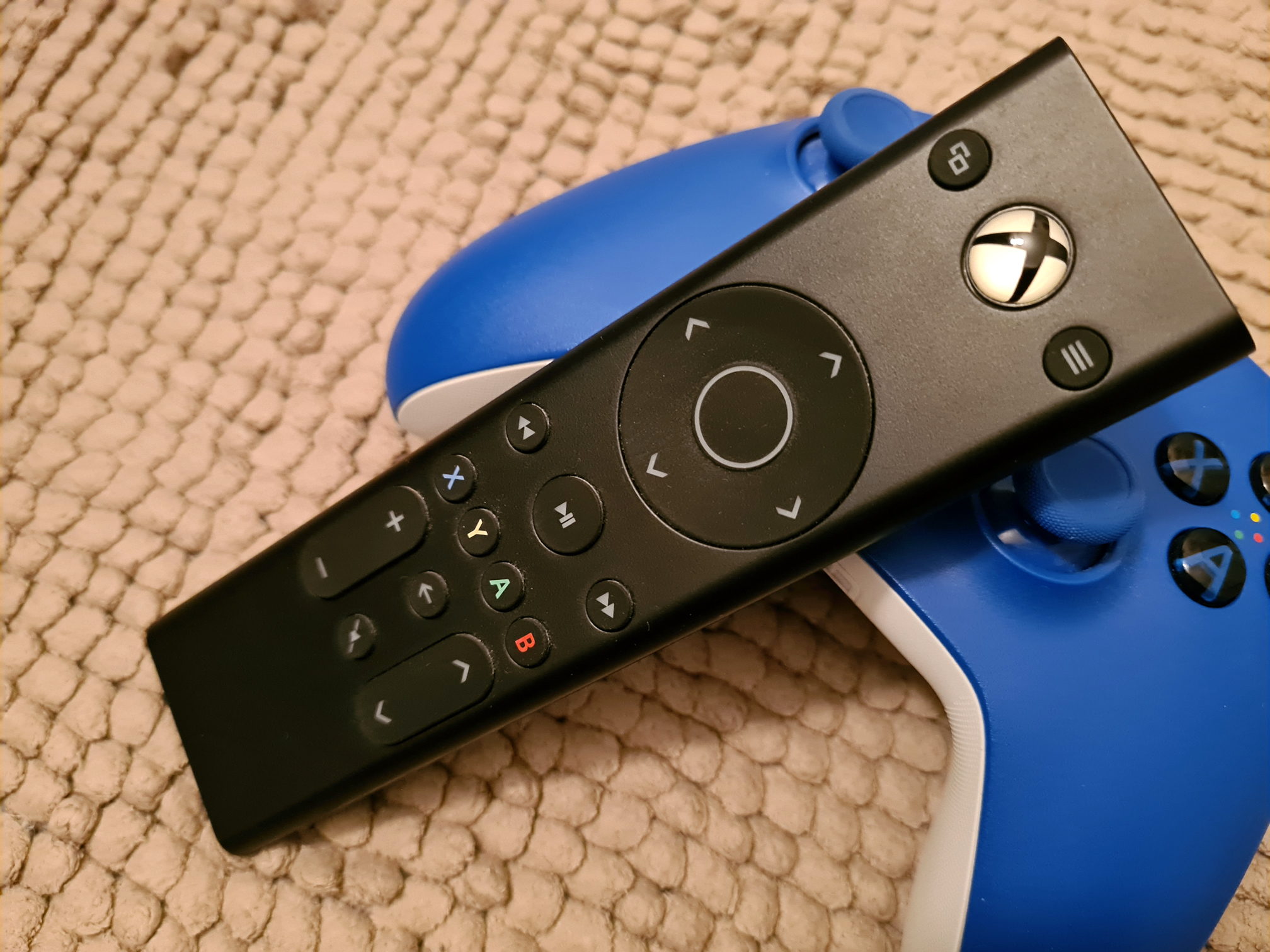 Vous pourrez prochainement utiliser votre télécommande sur votre Xbox ...