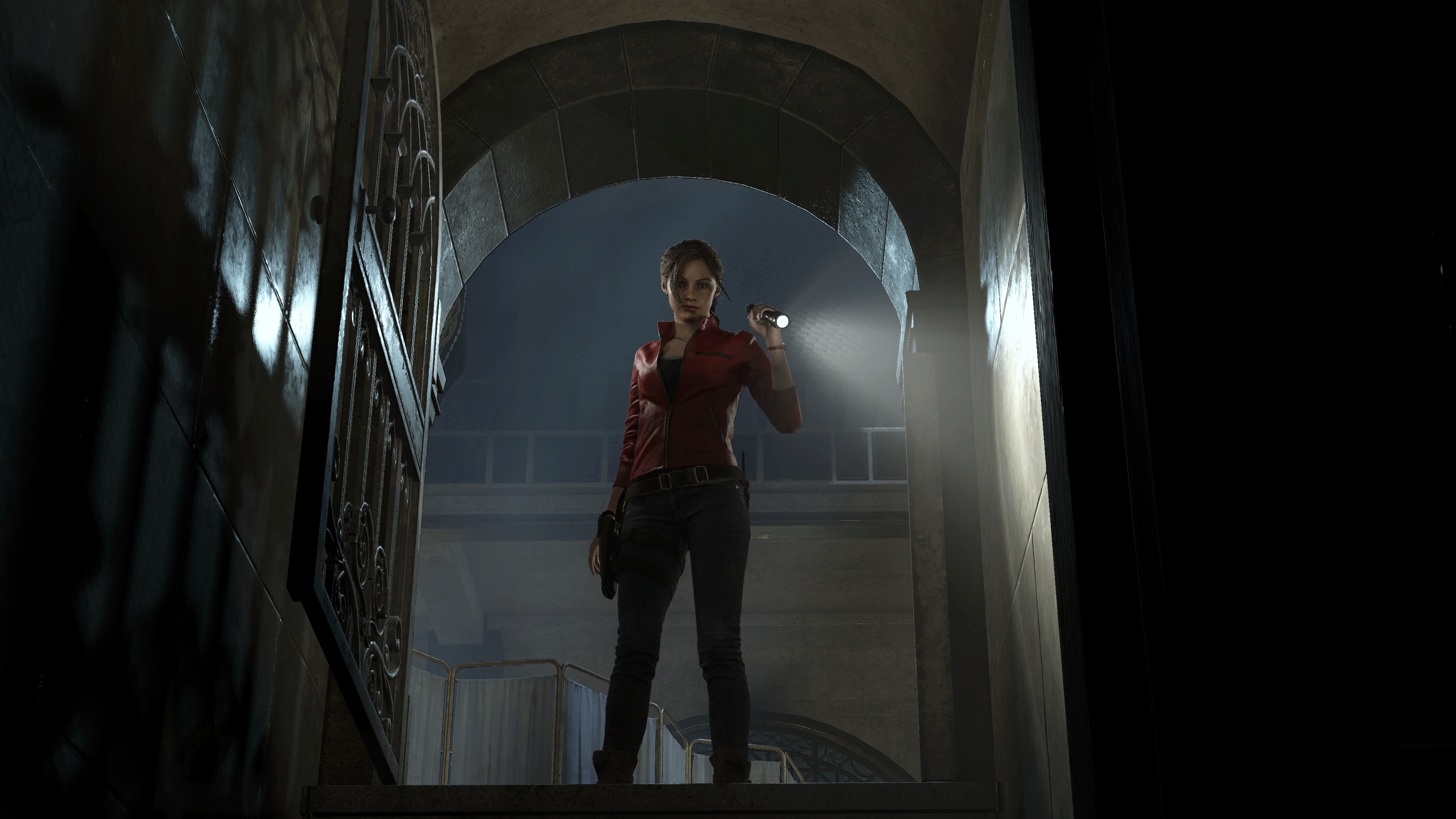 Resident Evil 2 : Les costumes Noir et Arklay Sheriff en vidéo