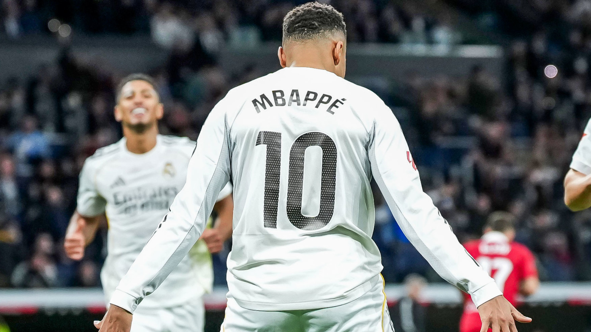 Kylian Mbappé rend hommage à Cristiano Ronaldo alors qu'il égale le ...
