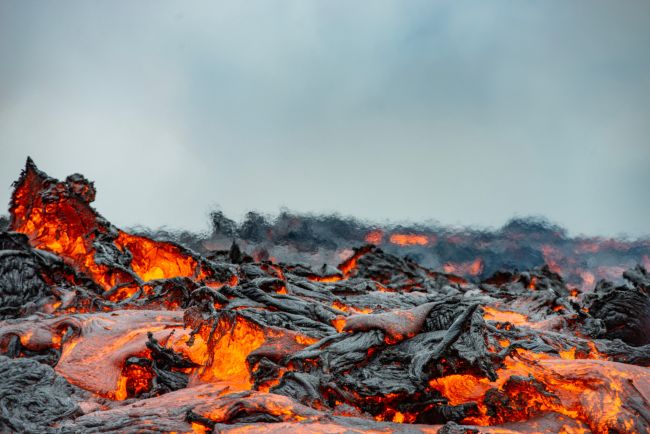Une éruption volcanique en Islande entraîne l'évacuation d'un site ...