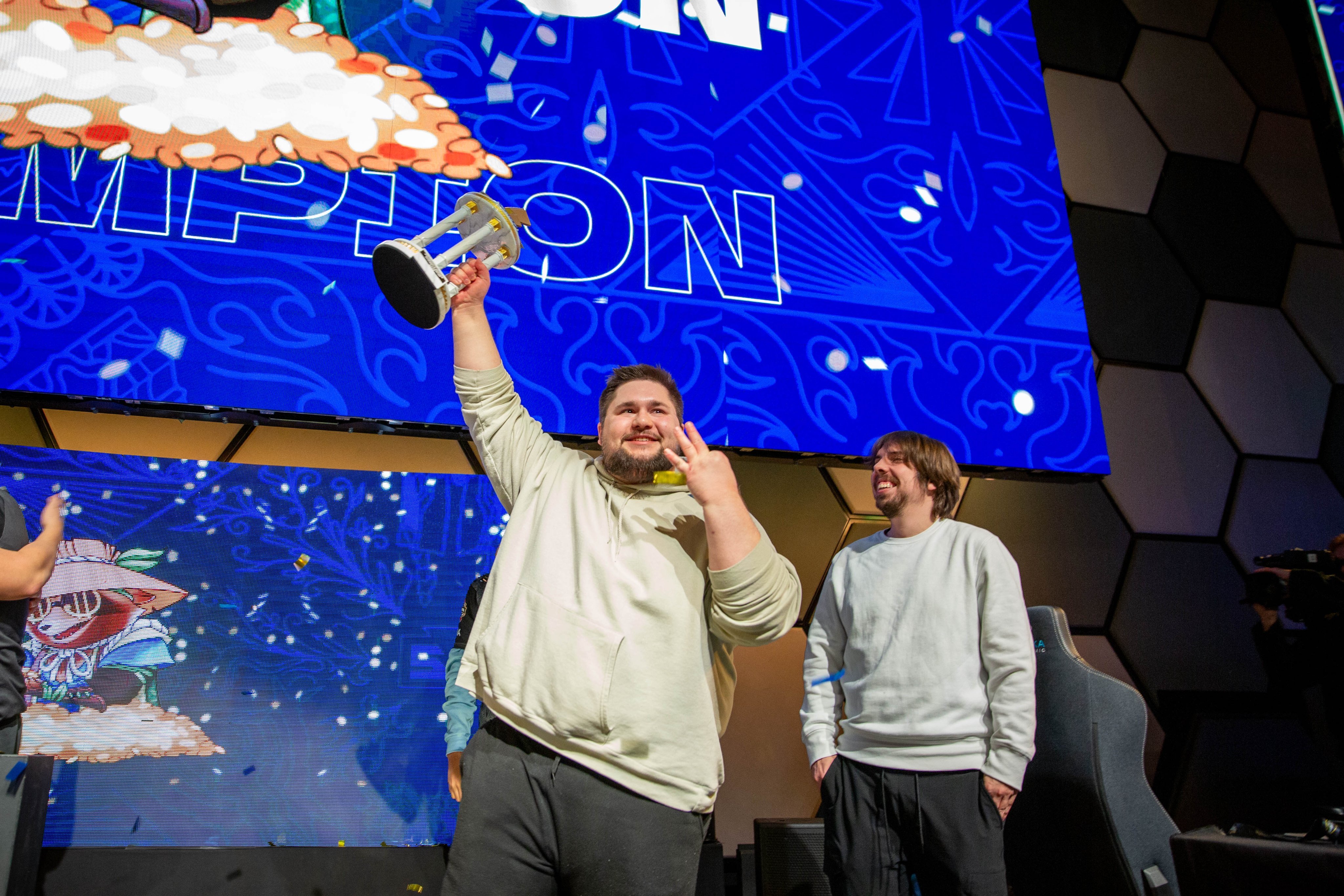 5Ms couronnés comme les premiers champions de l'esports Smite 2