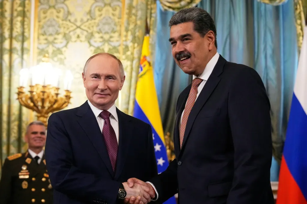 Poutine et Maduro renforcent leurs liens grâce à un nouvel accord ...